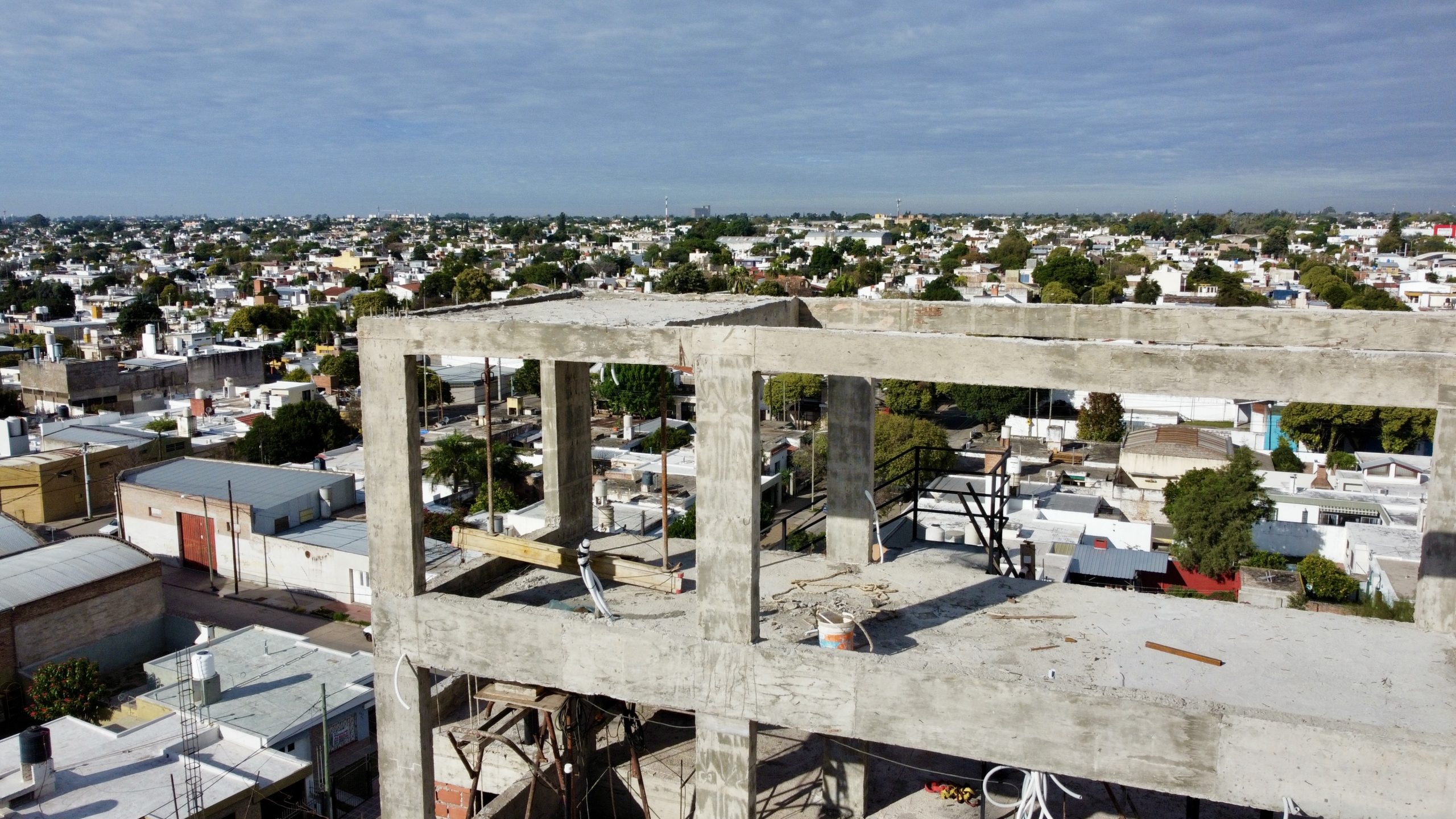 EDIFICIO VIVET VI – ENTREGA EN ABRIL – AV. DUARTE QUIROS 3419 – USD 66. ...